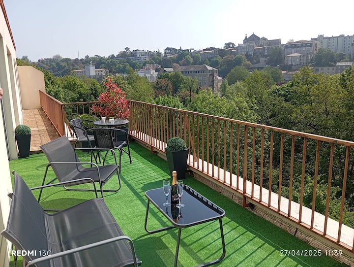 T2 - Terrasse Avec Vue Imprenable - Secteur Gare - Poitiers