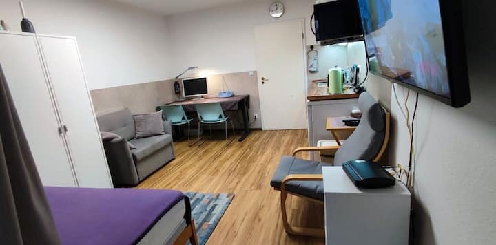 Möblierte Wohnung In Hannover Ost Nähe Mhh Ini Tui - Aéroport de Hanovre Langenhagen (HAJ)