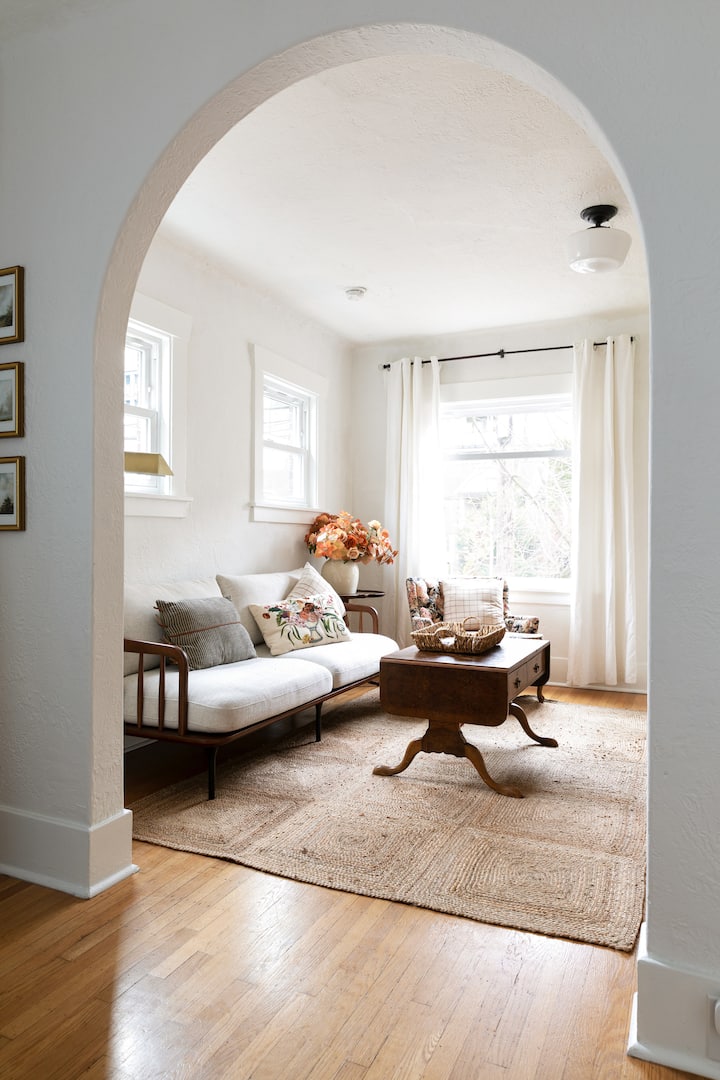 Historic Spanish-style Home Near Lake Union - Seattle, WA