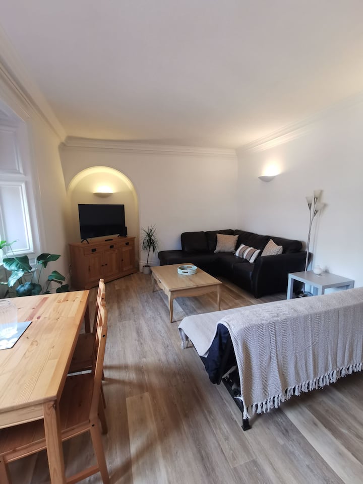 Spacious City Centre 2-bedroom Flat - Glasgow