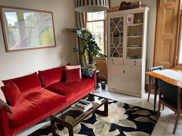Cosy Central Edinburgh Apartment - Craigmillar Castle