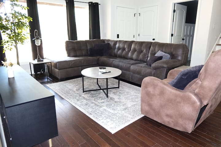 Modern Home .5 Mi To Ecu Field - Greenville, NC