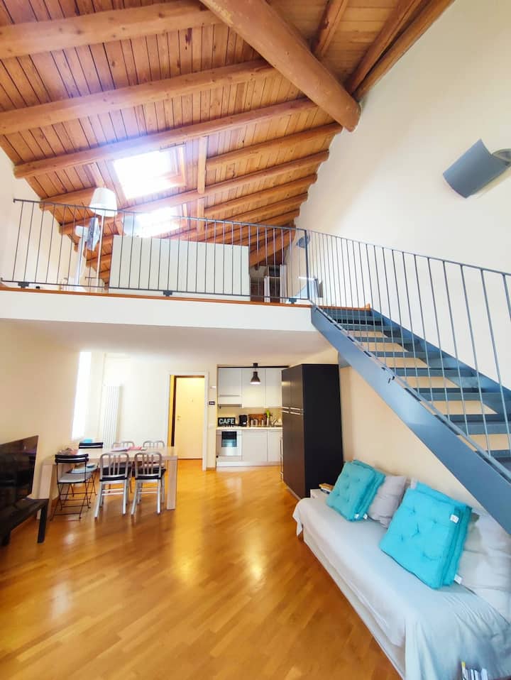 Mansarda Borgovico Con Posto Auto - Côme