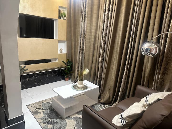 Cream Apartment Gb - Close To Gombe - Kinshasa