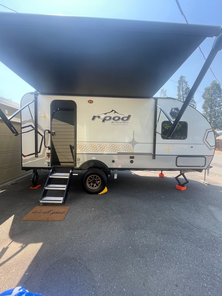 Modern Cozy R-pod 2min Drive To Downtown Gp! - Grants Pass, OR