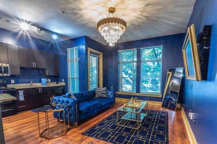 The Buckheadroyaltypalace 
Home - Atlanta, GA