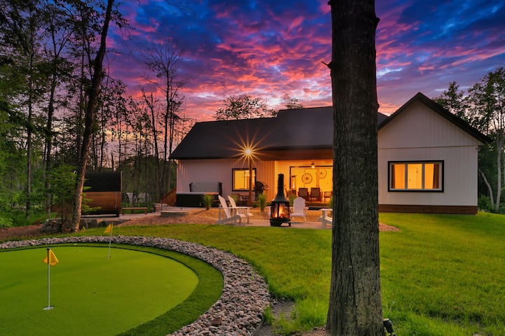 Muskoka Spa & Golf Retreat With Sauna + Hot Tub - Muskoka District Municipality