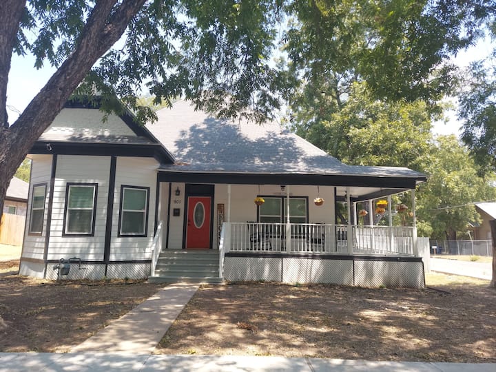 Modern Farmhouse W/ Character - Waco, TX