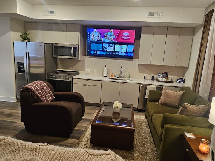 Midtown Studio, Free Parking, No Hidden Fees. - Nashville, TN