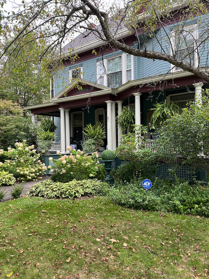 Thornfield House 1875 Rose Room - Norwich, NY