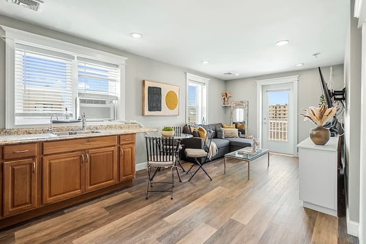 Beachfront Bliss: Penthouse W/ Ocean Views Badges - Seaside Heights, NJ