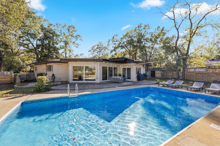 Waterfront Home W/ Pool, Rv Hookup, & River View - Mobile, AL