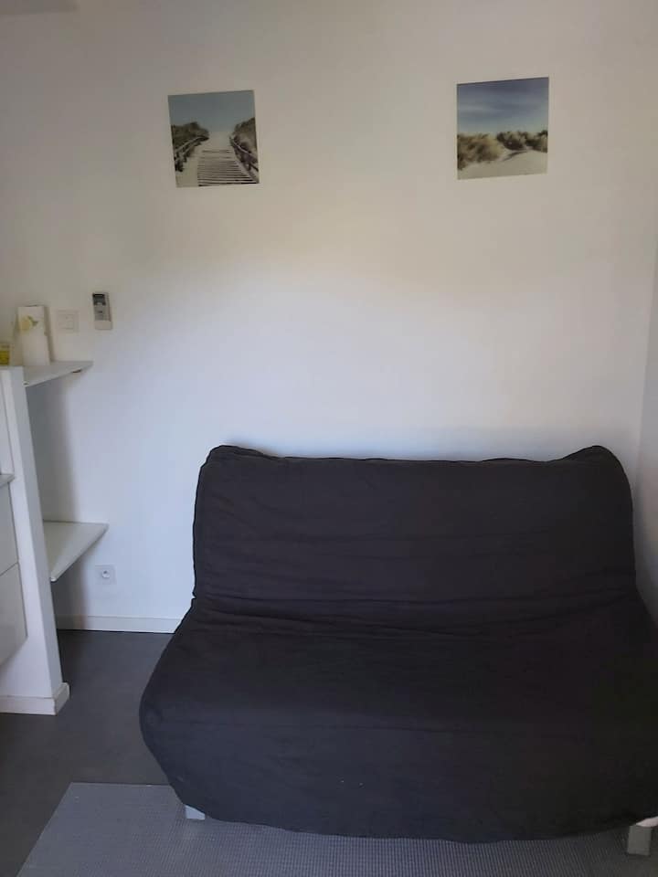 Chambre Avec Entrée Privative. - Nîmes