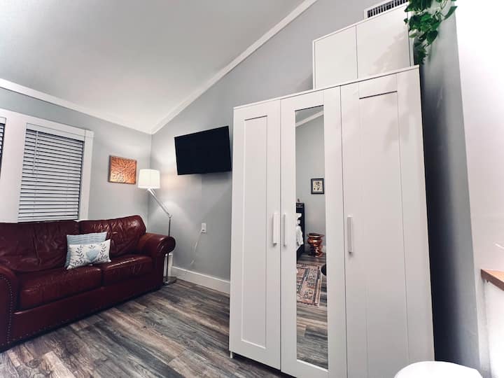 Cozy Studio 15 Min From Hampton Beaches - Eastport, NY