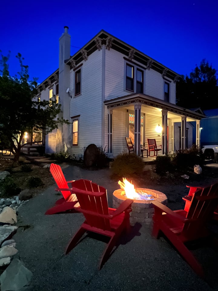 Guest's Favorite 1902 Restored Historic Retreat - Ouray, CO