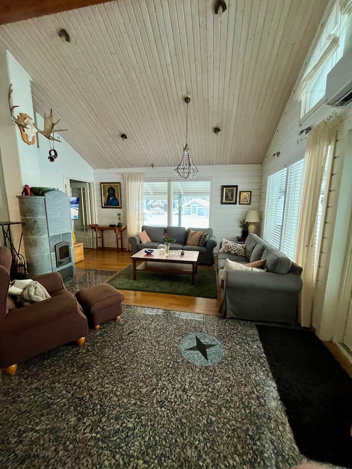 A Spacious And Beautiful Riverside Holiday Home - Tervola