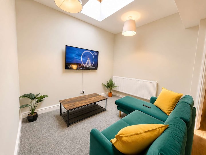 2 Person Central Apartment - Cardiff