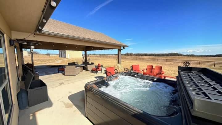 Relaxing Ranch Style Lake Retreat* Hot Tub Getaway - Lake Texoma