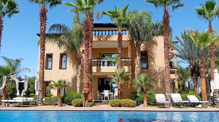Luxury Private Villa 8 Suites • Heated Pool & Spa - Marrakesh