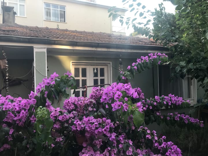 Nostaljik Bahceli Ada Evi. - Heybeliada