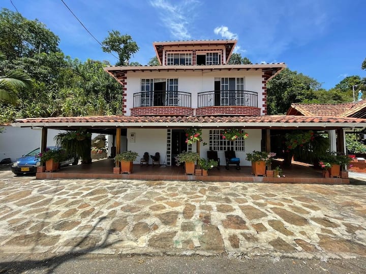 Cabaña A 10 Minutos De San Gil Bbq Y Parqueadero - Pinchote