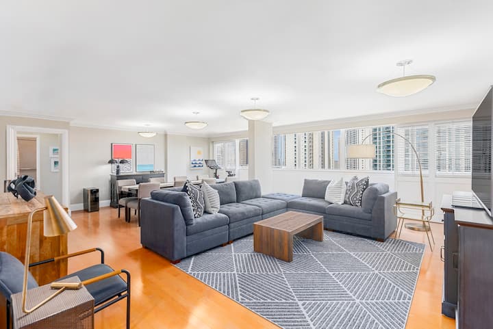 Penthouse | 1700ft | 3br/2ba | Parking | Sleeps 12 - Honolulu, HI