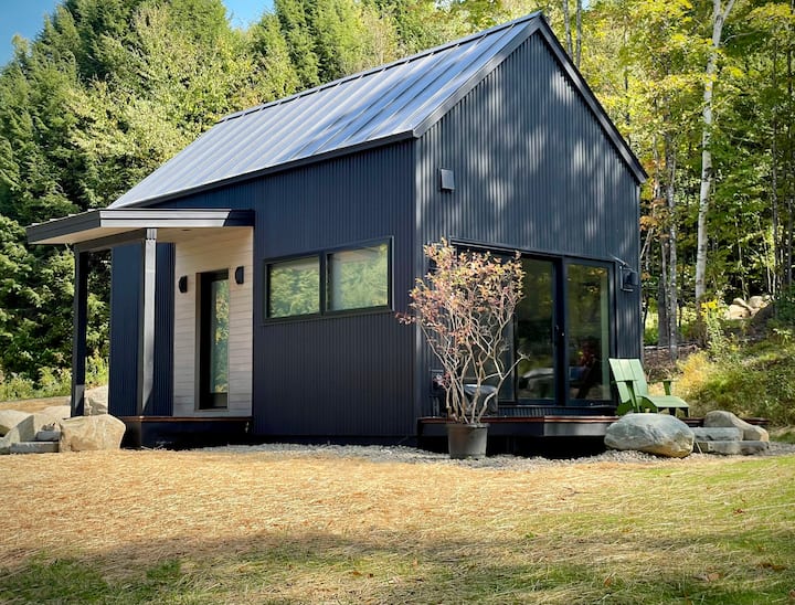 Woodland Scandinavian Cabin Retreat - Waterbury Village Historic District