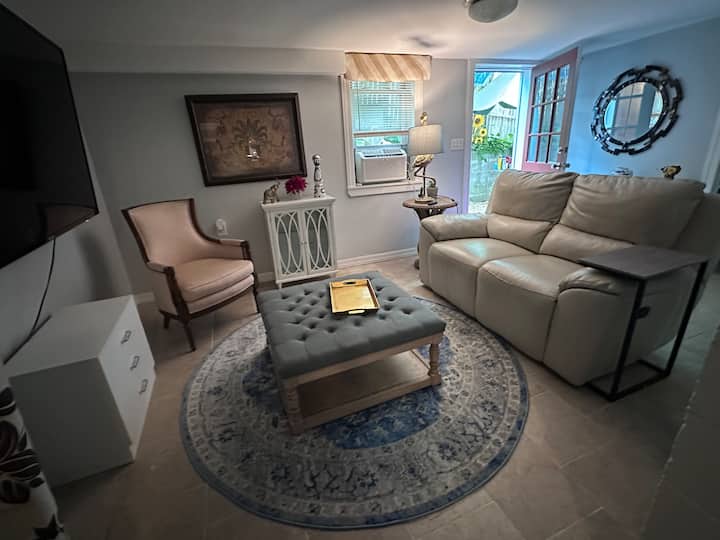 New 1 Bedroom 1 Queen Bed Apartment - Long Island, NY