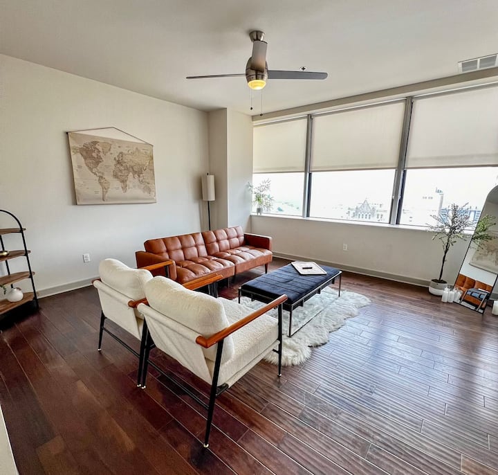King Bed | Pool +Views + Free Parking - ダラス