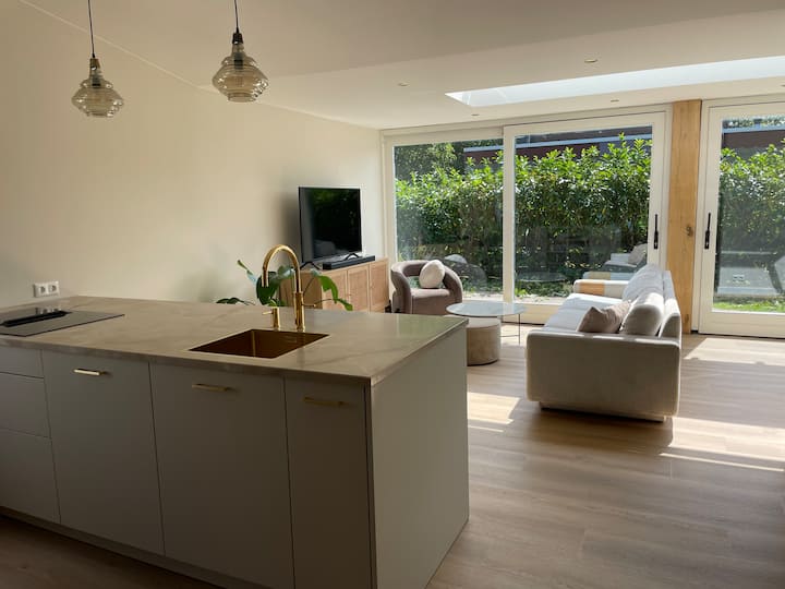 Beach House Met Hottub - Den Helder