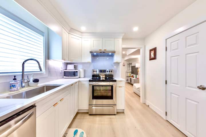 Cozy 2br | Close To Airport & City Center | A/c - Vancouver