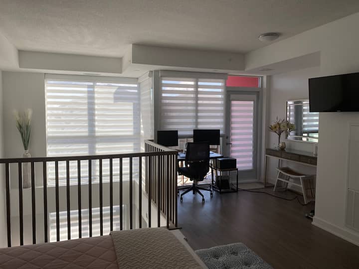 Beautiful Loft With 2 Bedrooms - Burlington