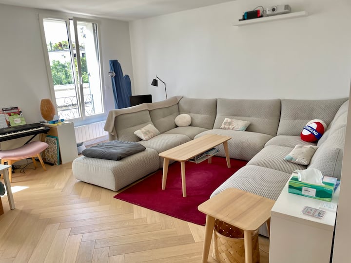 Lovely Townhouse With Garage - Paris