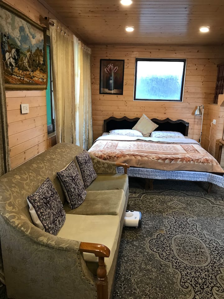 Kohsaar Cottage 2 Double Bedrooms With 1 Big Bath. - Srinagar
