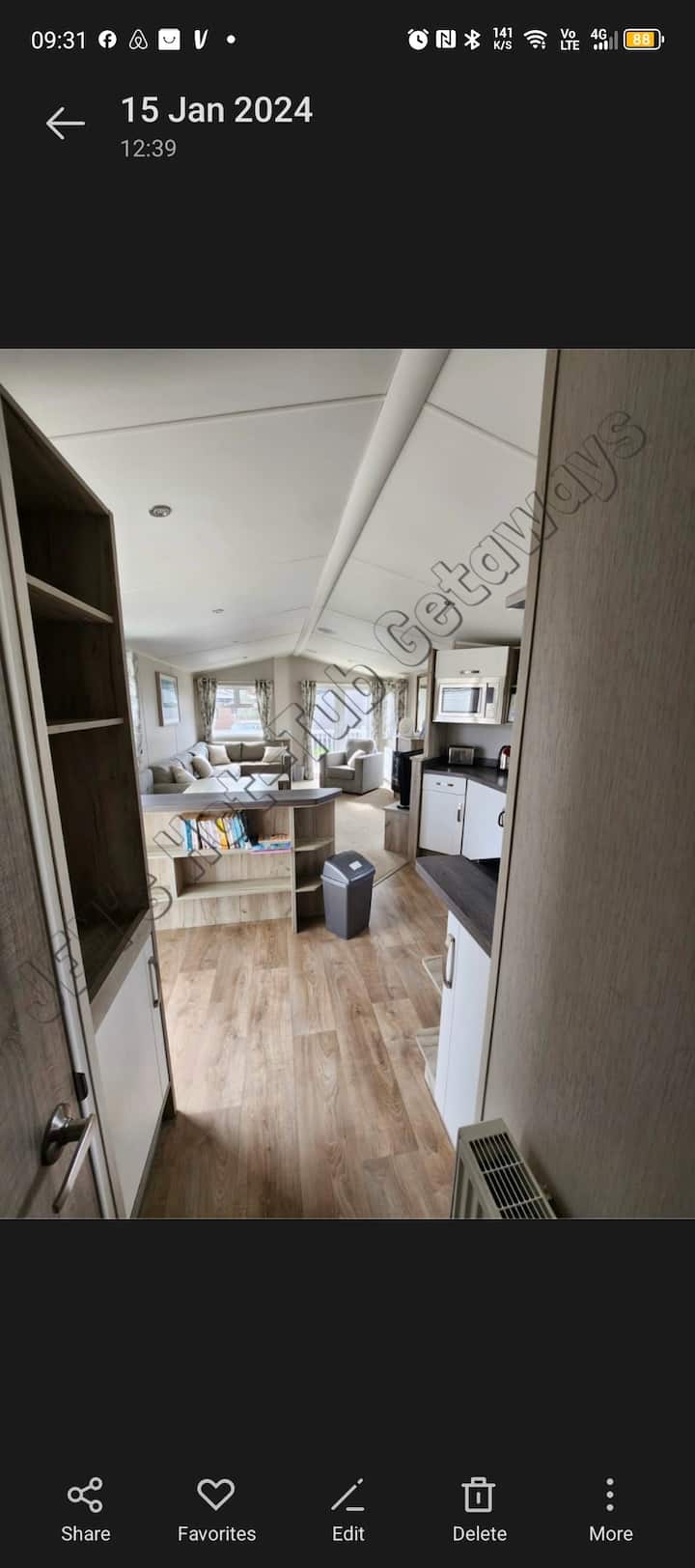 Jems Hot-tub Getaways (6 Berth) - Woodhall Spa