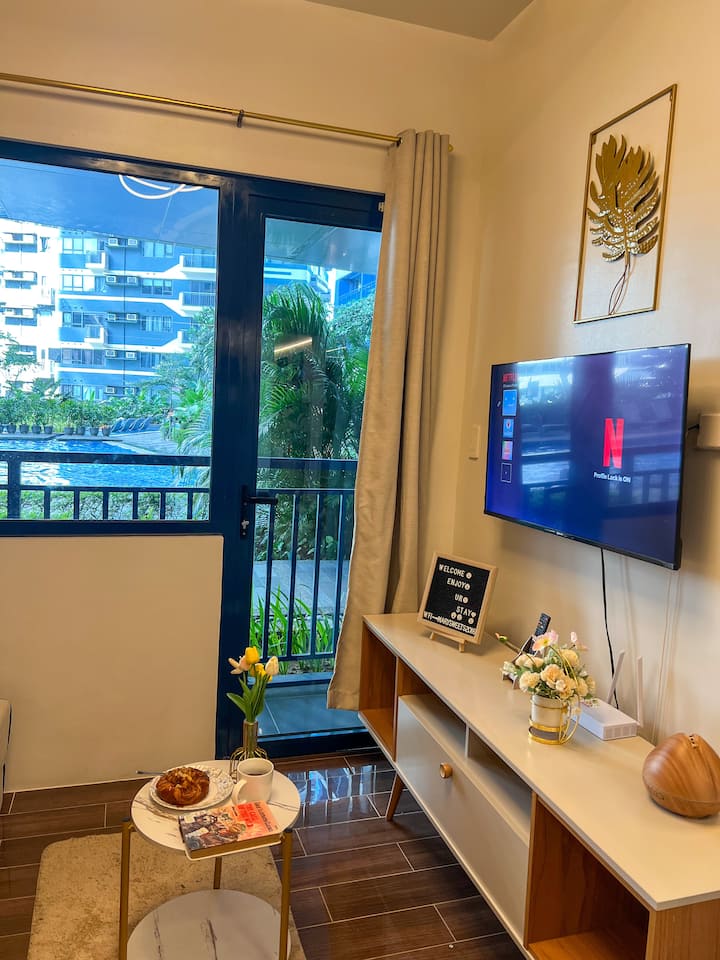 Unique Loft-bed Type Access To Pool, Ayala Makati - Manila