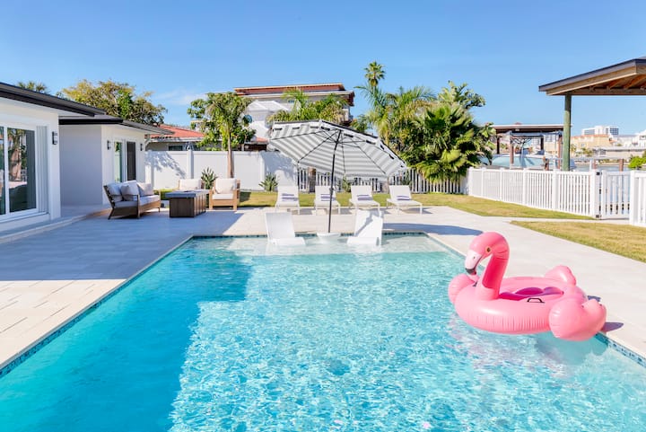 The Beachcomber
5 Bedroom Home - Clearwater Beach, FL