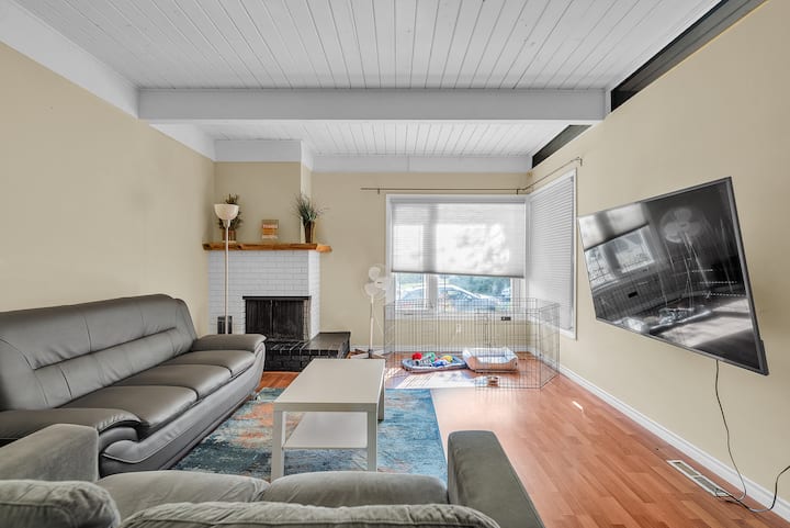 Cozy Home | Near Downtown, Nose-hill & Yyc! - 