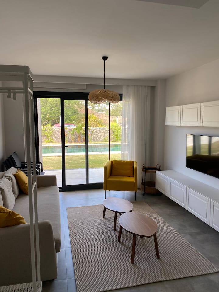 Türkbükü Merkez Yeni Havuzlu Villa - Gündoğan