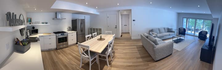 Bright Modern Spacious Lakeside Condo - Lake Cowichan