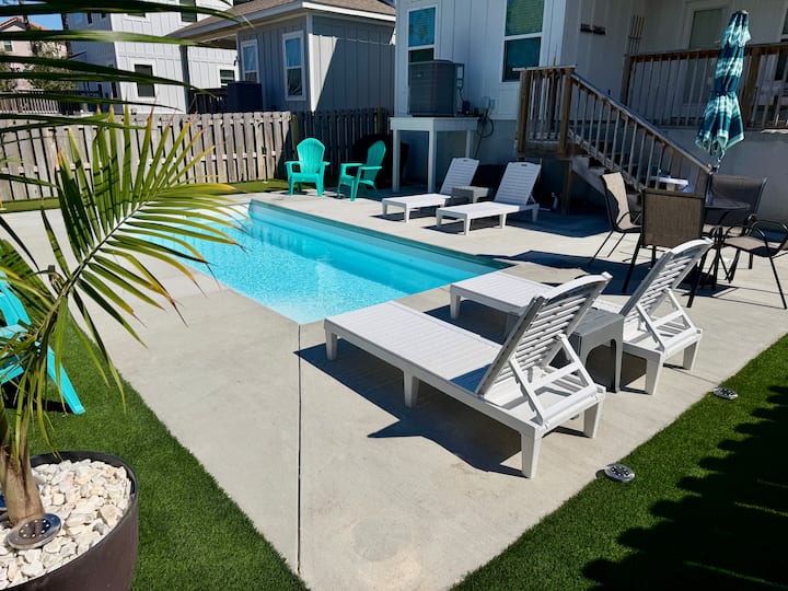 Perdido Key Retreat | Pool/game Room/1 Mi To Beach - Perdido Key, FL