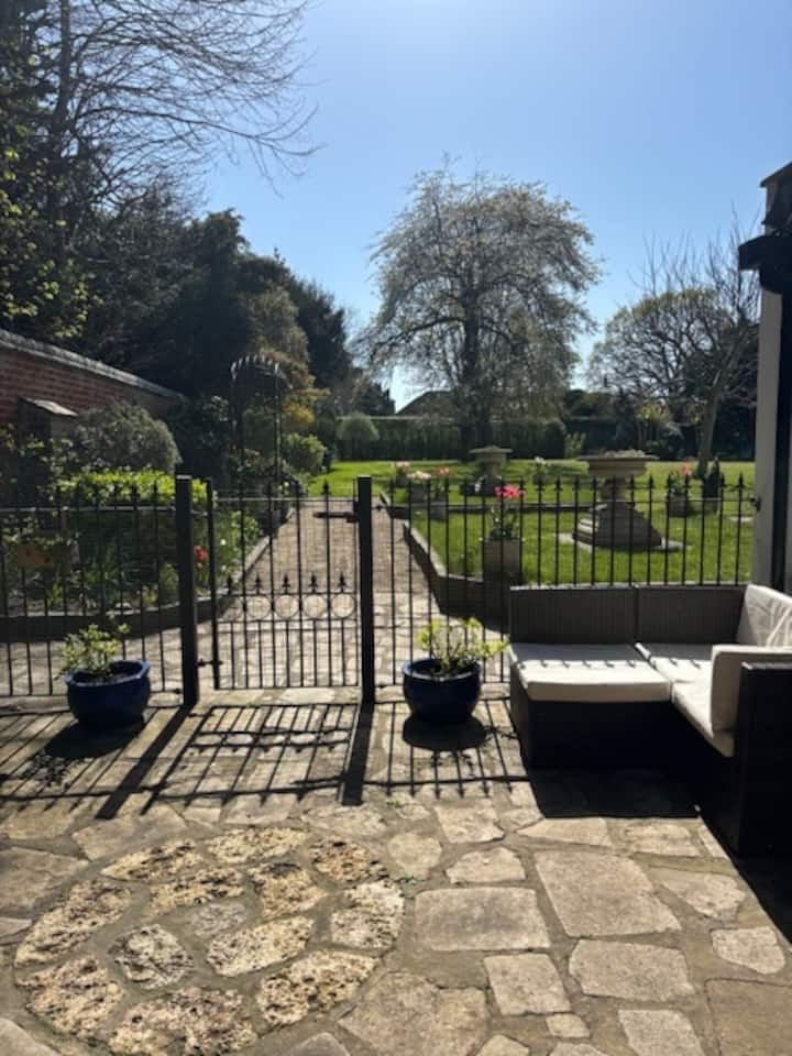 Courtyard Apartment - Emsworth