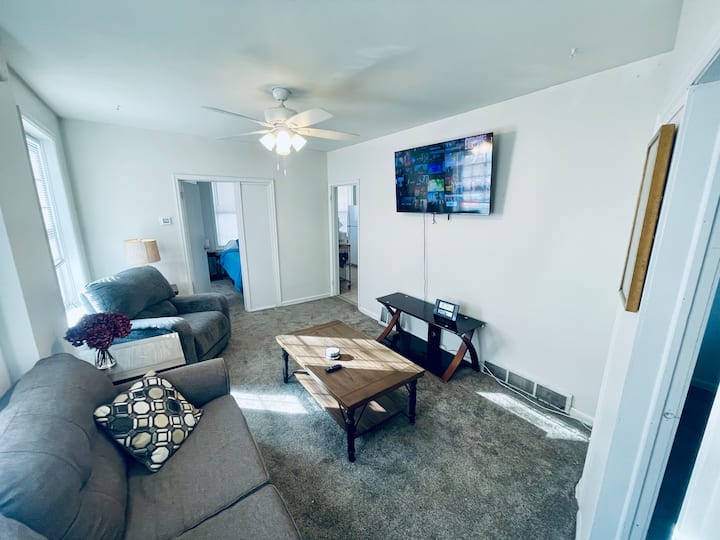Cozy Two Bedroom Apartment