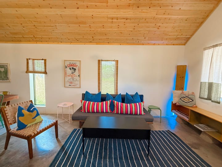 La Palomita - Modern Casita In The Heart Of Marfa - Marfa, TX