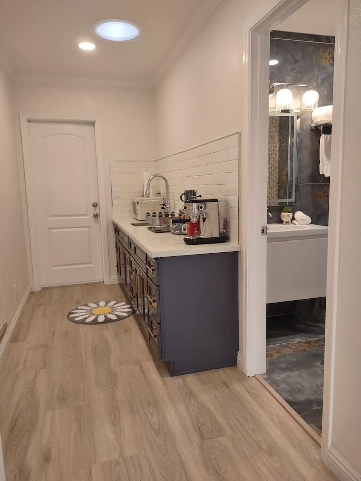 Studio-like Single Room B - Cunningham Lake, CA