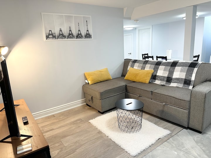 Clean & Cozy Basement Apartment - Mississauga