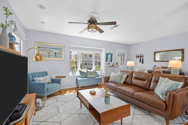 Entire Property—2 Bungalows Near Beach & Village - Carlsbad, CA