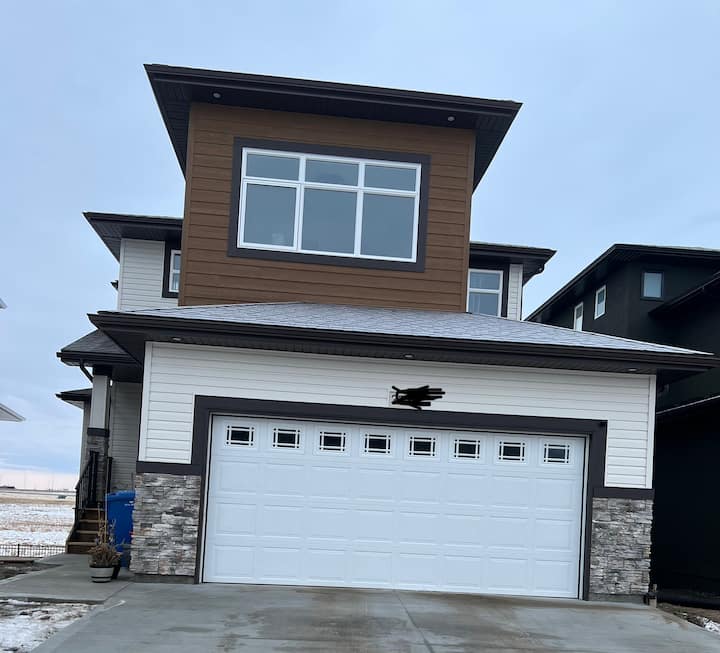 Cozy And Private 2bedroom,2bathroom Basement Suite - Regina