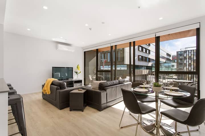 Heart Of The Cbd 2bdrms 2bthrms Secure Park - Governors Bay