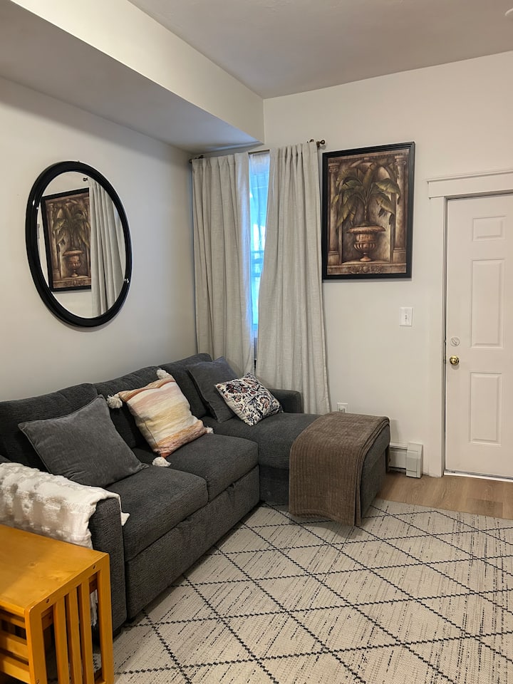 Entire Comfortable Apartment - Worcester, MA